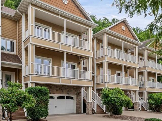 1312 Sunset Ct, La Crosse, WI 54601
