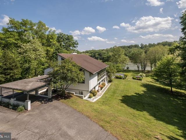 1312 Swan Harbour Rd, Fort Washington, MD 20744