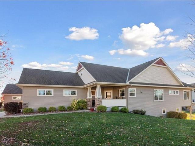 1312 Shadywood Ln, Waconia, MN 55387