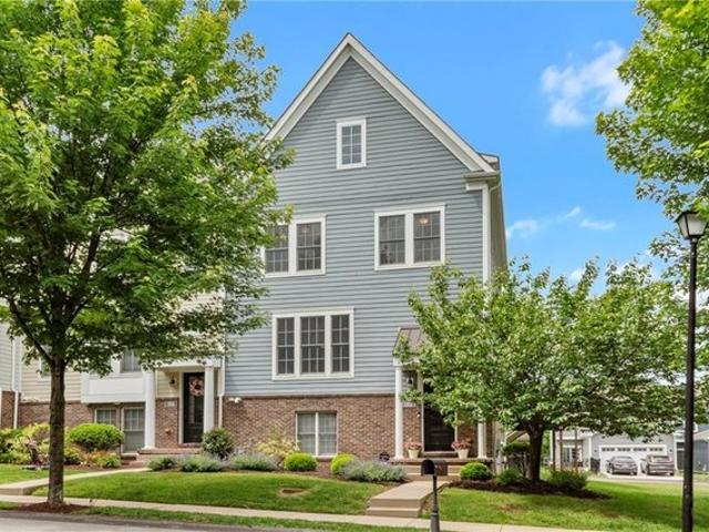 1312 Village Ln, Bridgeville, PA 15017
