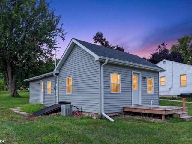 1312 W Church St, Marshalltown, IA 50158