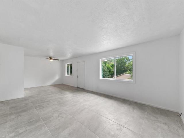 1312 W Adoue Street 7