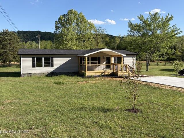 1312 W Beaver Creek Dr, Powell, TN 37849