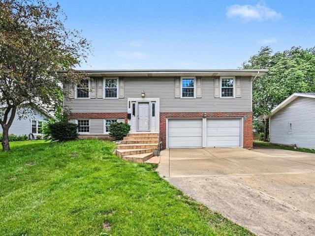 1312 W Oakmont Rd, Hoffman Estates, IL 60169