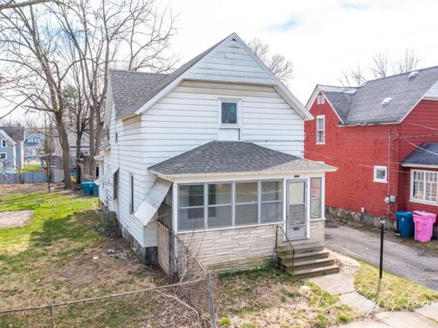 1312 Wells Pl, Kalamazoo, MI 49001
