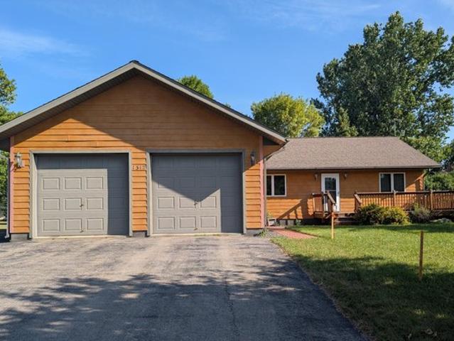 1312 17th St W, International Falls, MN 56649