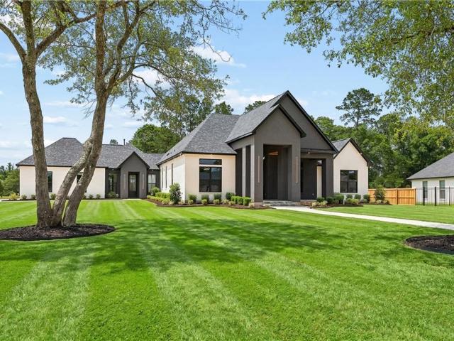 13131 Rue Chateau