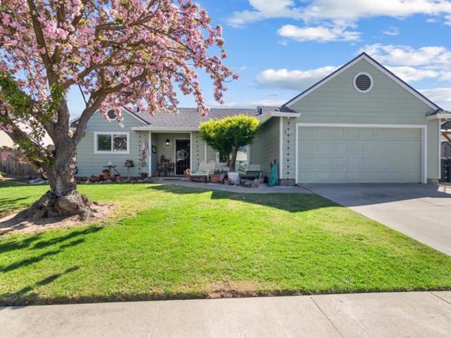 13132 Heather Dr, Waterford, CA 95386