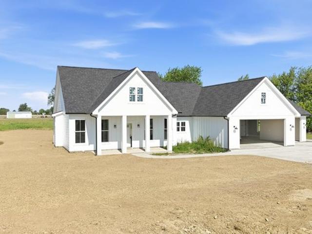 13134 Branstrator Rd, Yoder, IN 46798