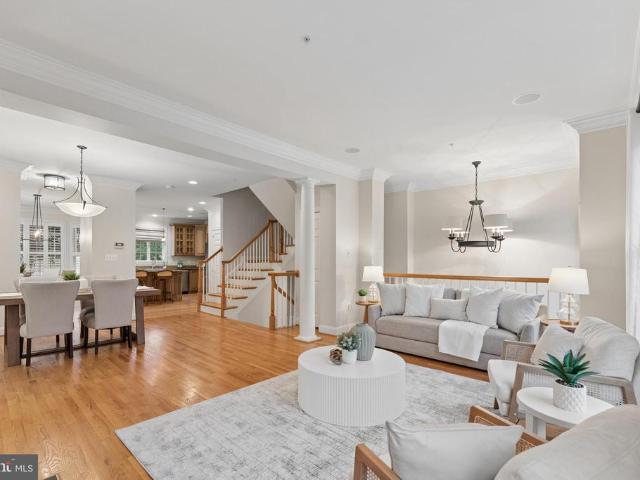 1313 Mclean Crest Court
