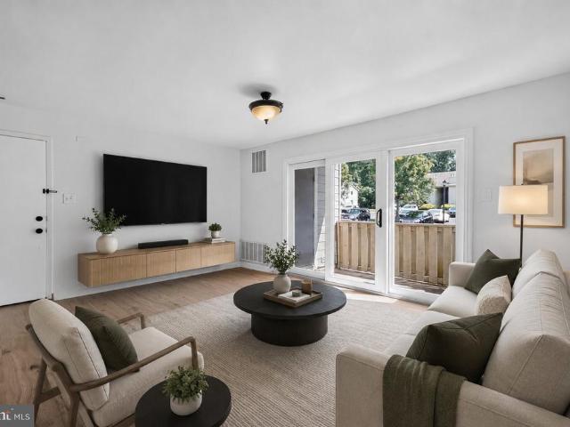 1313 Morris Court