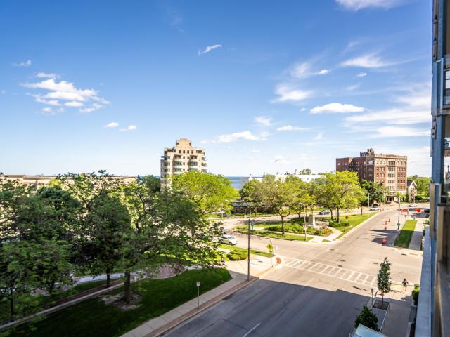 1313 N Franklin Pl, Unit 406, Milwaukee, WI 53202 | MLS #1959 | Compass