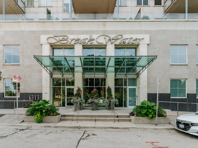 1313 N Franklin Pl, Unit 803