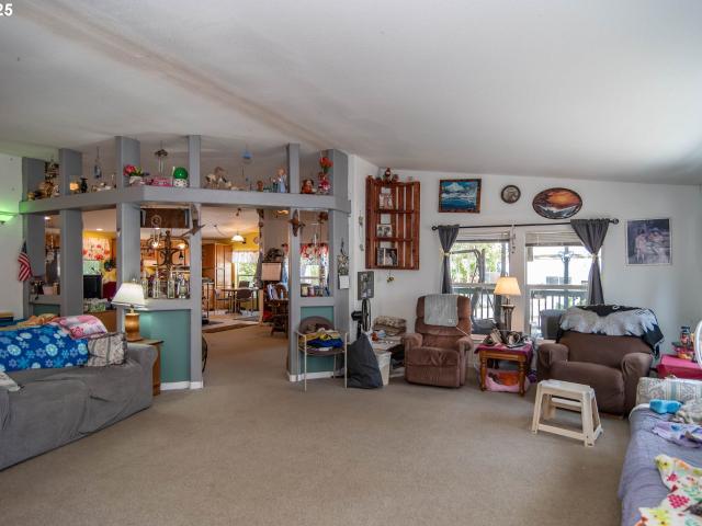 1313 n old pacific hwy