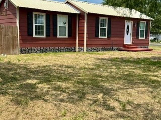 1313 N Tyler St, Beeville, TX 78102