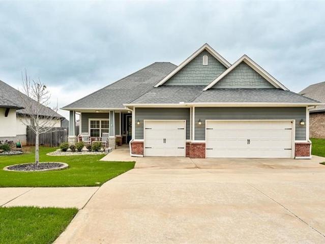 1313 Atalon Dr, Moore, OK 73160