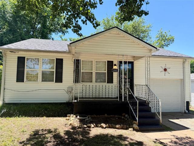 1313 E Edwards