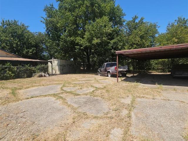 1313 E Robert Street