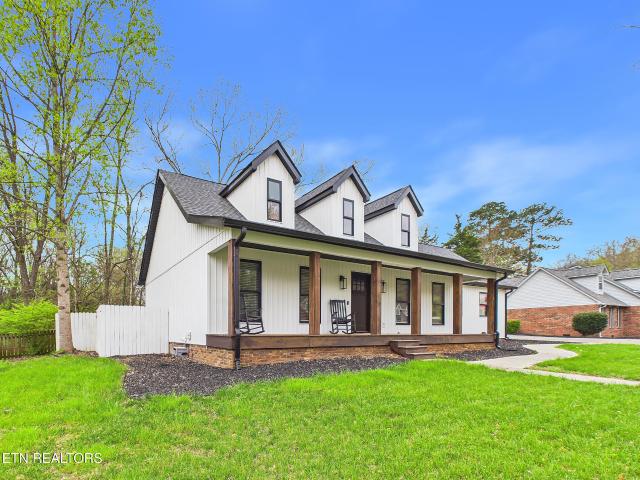 1313 English Lane