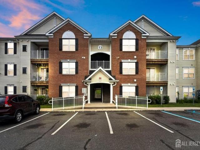 1313 Fernwood Ct, New Brunswick, NJ 08901