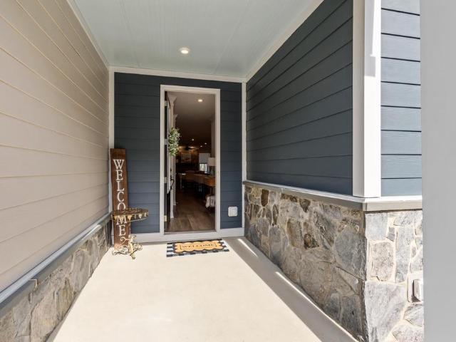 1313 Laconia Ln