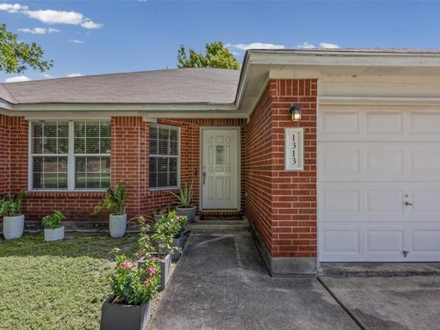 1313 Laurelleaf Dr, Pflugerville, TX 78660