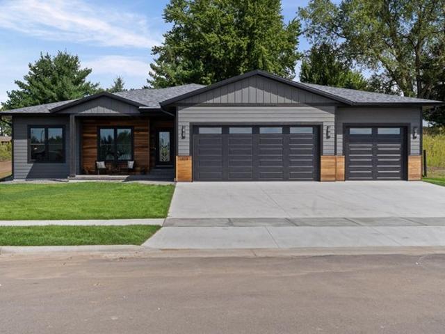 1313 Leo Dr, Holmen, WI 54636
