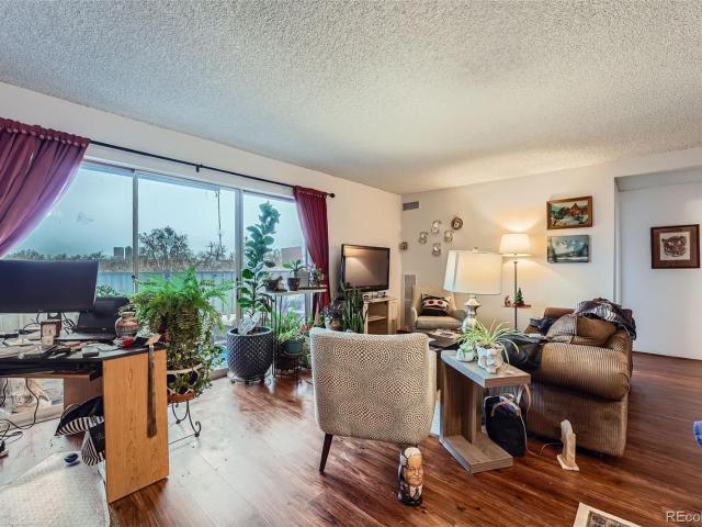 1313 Steele Street # 606