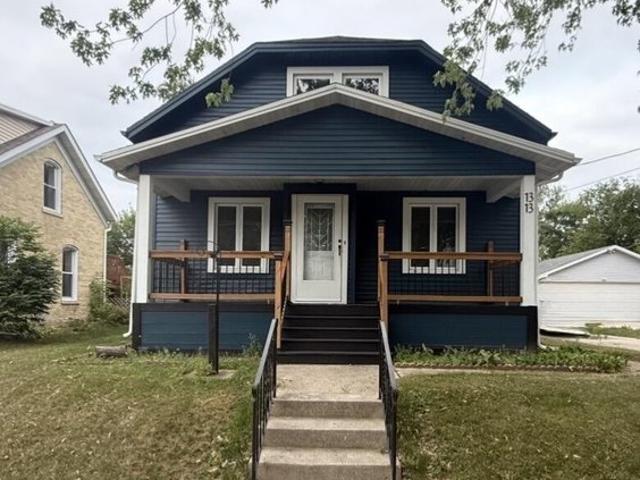 1313 S 13th St, Manitowoc, WI 54220