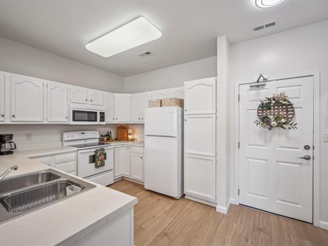 1313 SE University Avenue 102
