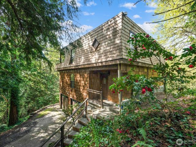 1313 th Pl NE, Kirkland, WA 98034 | MLS #2448 | Compass
