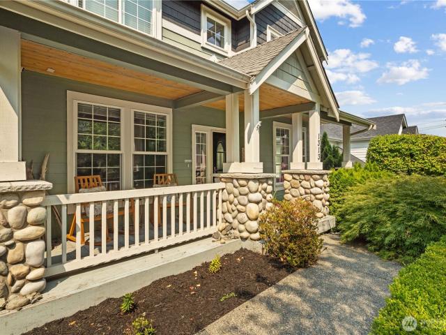 1313 24TH Avenue Ct SW