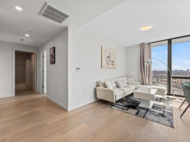 131 02A 40th Road 9H