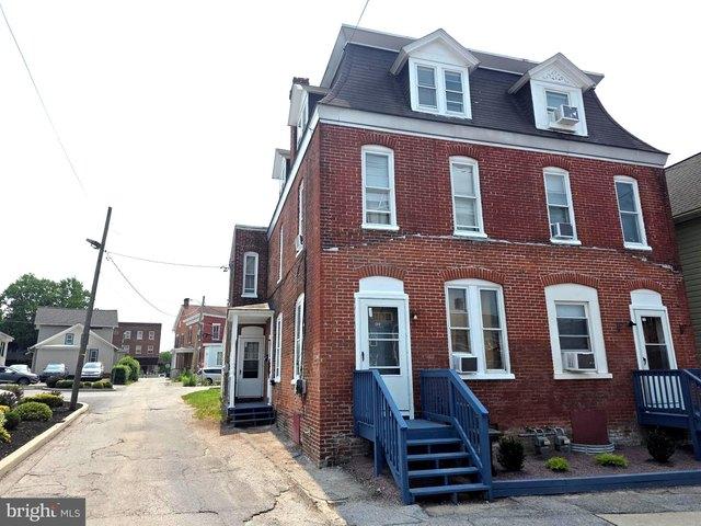 131 133 E Chestnut St, Hanover, PA 17331