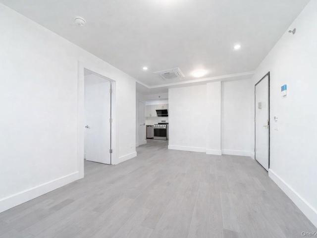 131 19 Fowler Avenue, Unit 4A | Compass