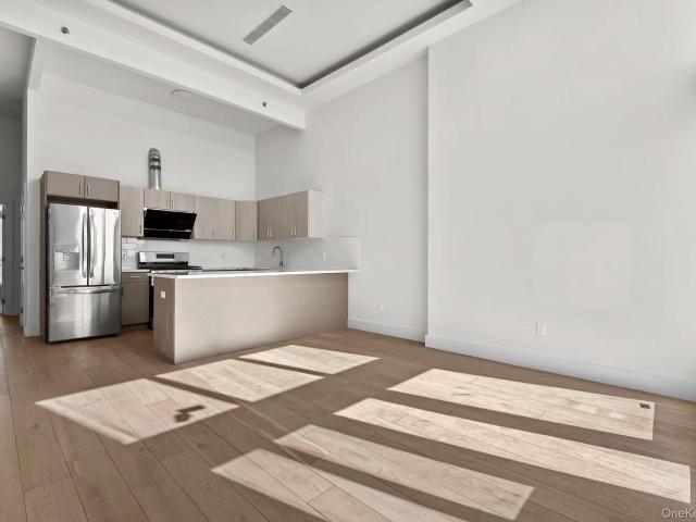 131 19 Fowler Avenue, Unit 8B