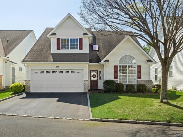 131 Constantine Way, Mount Sinai, NY 11766