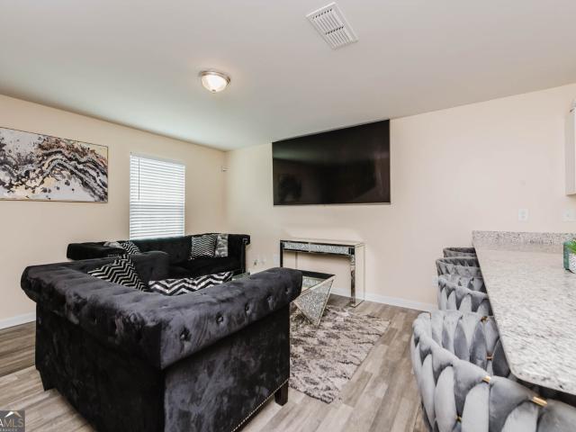 131 Catalpa Road
