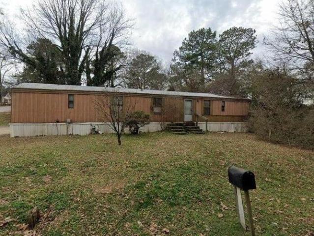 131 Carver Cir, Lawrenceville, GA 30046