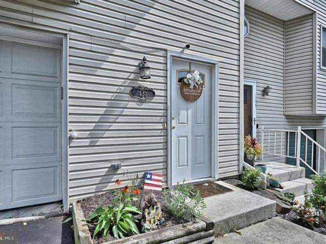 131 Chartwood Dr, Harrisburg, PA 17111