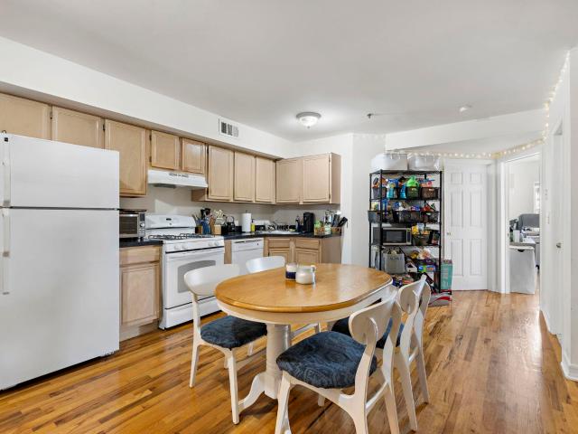 131 Clinton St # 4