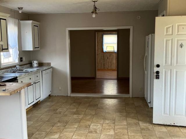 131 Crescent Ln