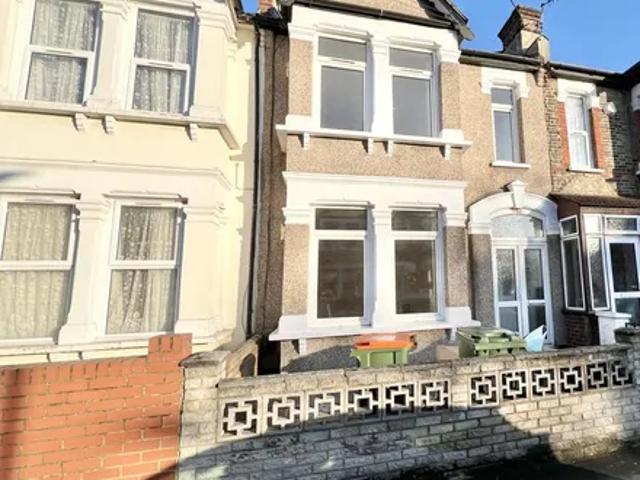 131 Altmore Avenue, London, E6 2BU, United Kingdom | 4 bed townhouse for rent #138849763 | Rentberry