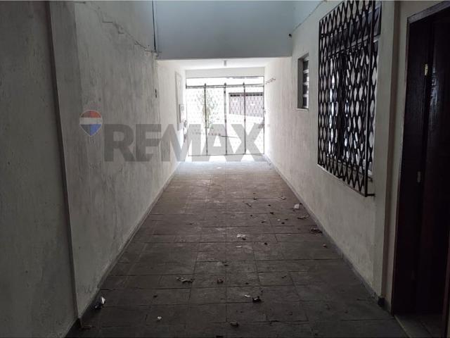 131 Área Útil Casa Alugar, 3 Dormitórios localizado em Rua São Vicente, 77 Próimo a Avenida Brasil Costa Carvalho, Juiz de Fora, Minas Gerais, 36070100 | Brasil