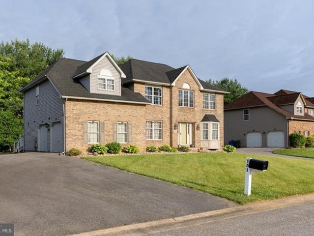131 Arielle Dr, Newark, DE 19702