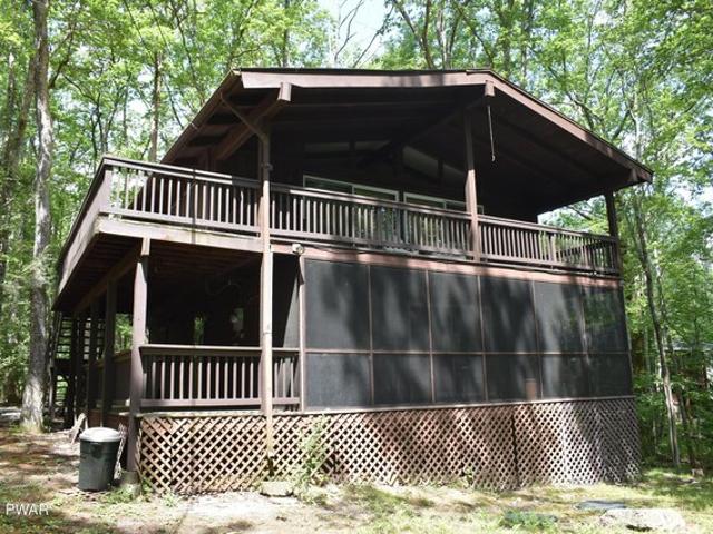131 Basswood Dr, Lords Valley, PA 18428