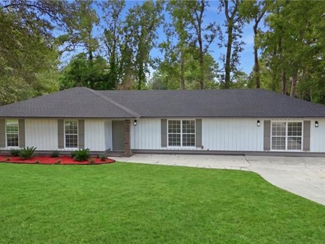 131 Bea Rd, Richmond Hill, GA 31324