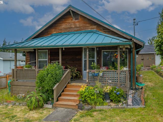 131 bender st