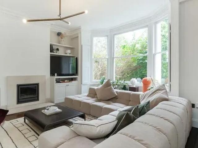 131 Brecknock Road, London, N19 5BA, United Kingdom | 4 bed house for rent #136169682 | Rentberry