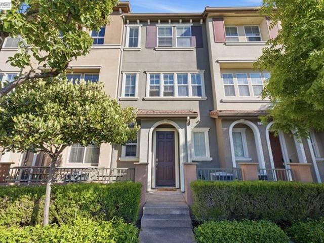 131 Burbank St, Hayward, CA 94541